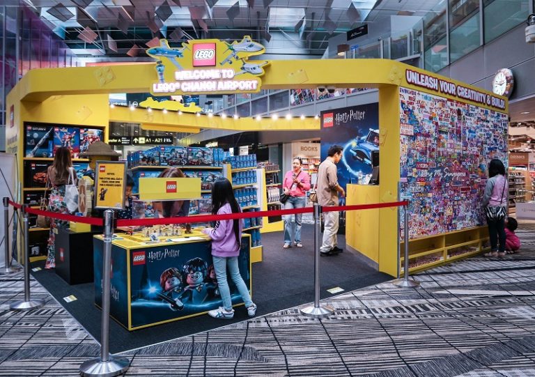 LEGO® Pop-Up Store in Changi Airport Terminal 3 | BubbaMama.com